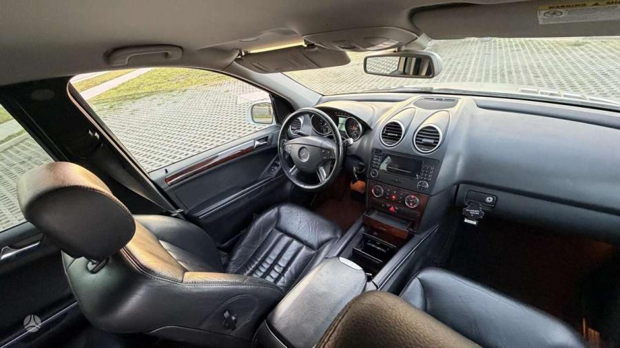 Pelēks Mercedes-Benz ML 320 2006 Šauļi, ar dzinēja tilpumu 3.00 L un nobraukumu 404 tūkst. km par 3350 €, foto 12 vietnē AUTOMOTO.COM.LV