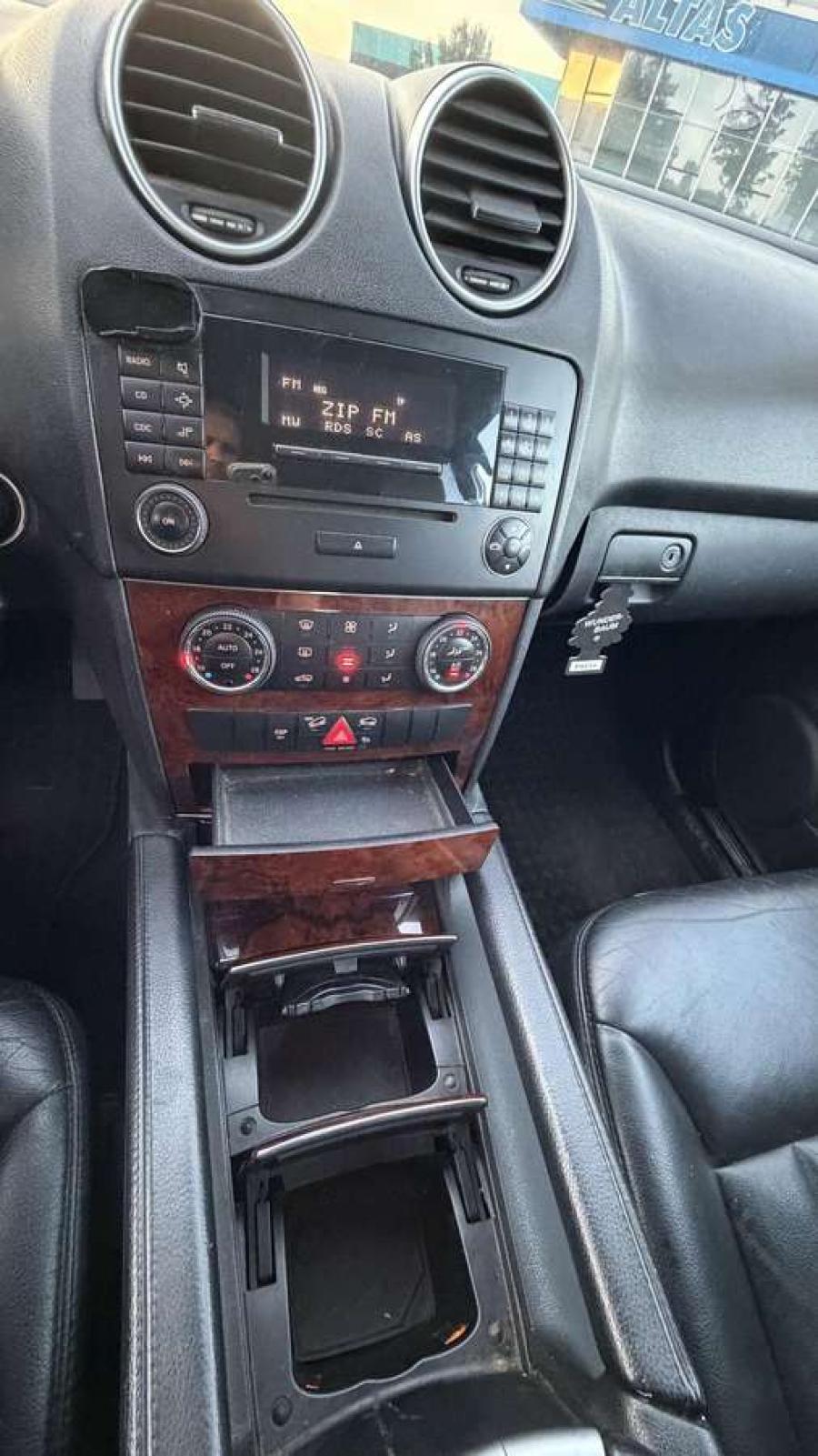 Pelēks Mercedes-Benz ML 320 2006 Šauļi, ar dzinēja tilpumu 3.00 L un nobraukumu 404 tūkst. km par 3350 €, foto 13 vietnē AUTOMOTO.COM.LV