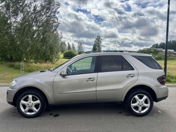 Grey Mercedes-Benz ML 320 2006 in Vilnius, with an engine capacity of 2.99 L and mileage of 330 thousand km for 4500 €, photo 2 on AUTOMOTO.COM.LV