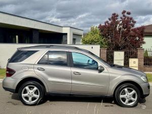 Pelēks Mercedes-Benz ML 320 2006 Viļņa, ar dzinēja tilpumu 2.99 L un nobraukumu 330 tūkst. km par 4500 €, foto 7 vietnē AUTOMOTO.COM.LV