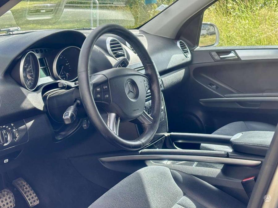Pelēks Mercedes-Benz ML 320 2006 Viļņa, ar dzinēja tilpumu 2.99 L un nobraukumu 330 tūkst. km par 4500 €, foto 9 vietnē AUTOMOTO.COM.LV