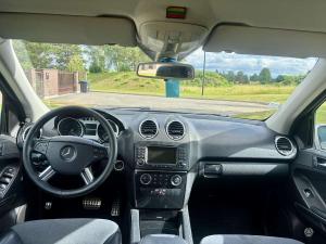 Pelēks Mercedes-Benz ML 320 2006 Viļņa, ar dzinēja tilpumu 2.99 L un nobraukumu 330 tūkst. km par 4500 €, foto 10 vietnē AUTOMOTO.COM.LV
