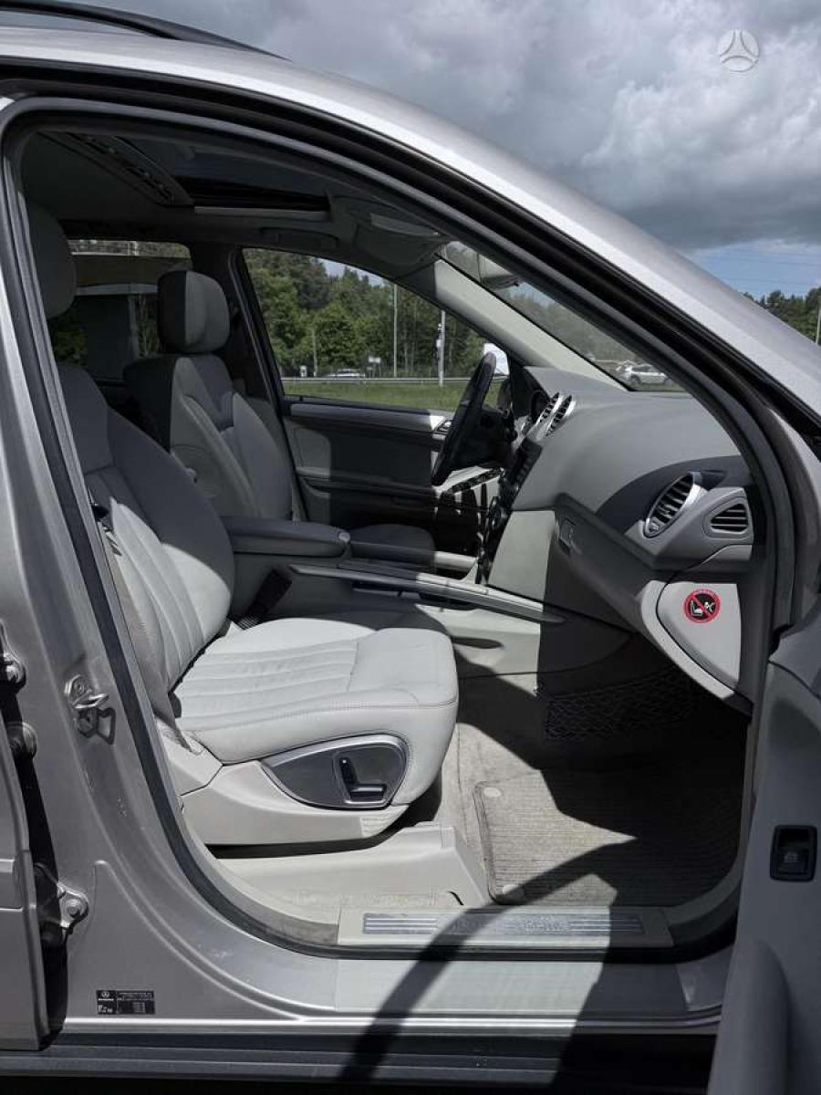 Grey Mercedes-Benz ML 320 2006 in Kaunas, with an engine capacity of 2.99 L and mileage of 335 thousand km for 3900 €, photo 10 on AUTOMOTO.COM.LV