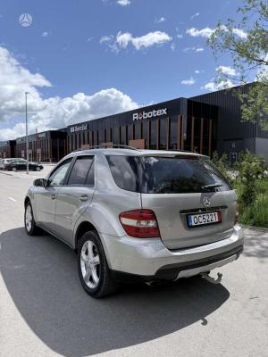 Grey Mercedes-Benz ML 320 2006 in Kaunas, with an engine capacity of 2.99 L and mileage of 335 thousand km for 3900 €, photo 15 on AUTOMOTO.COM.LV
