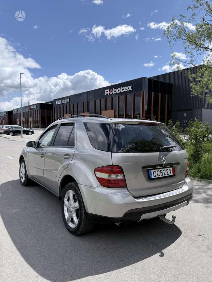 Grey Mercedes-Benz ML 320 2006 in Kaunas, with an engine capacity of 2.99 L and mileage of 335 thousand km for 3900 €, photo 15 on AUTOMOTO.COM.LV