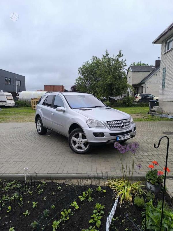 Grey Mercedes-Benz ML 320 2006 in Vilnius, with an engine capacity of 3.00 L and mileage of 339 thousand km for 3700 €, photo 1 on AUTOMOTO.COM.LV