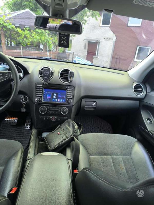 Grey Mercedes-Benz ML 320 2006 in Vilnius, with an engine capacity of 3.00 L and mileage of 339 thousand km for 3700 €, photo 7 on AUTOMOTO.COM.LV