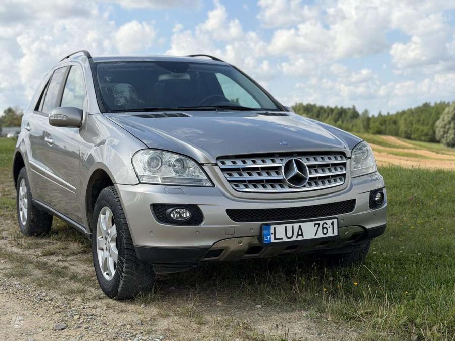 Grey Mercedes-Benz ML 320 2006 in Siauliai, with an engine capacity of 2.99 L and mileage of 459 thousand km for 3350 €, photo 1 on AUTOMOTO.COM.LV