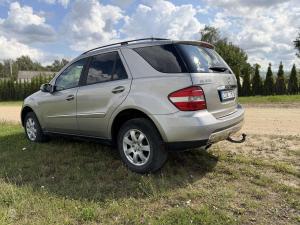 Grey Mercedes-Benz ML 320 2006 in Siauliai, with an engine capacity of 2.99 L and mileage of 459 thousand km for 3350 €, photo 5 on AUTOMOTO.COM.LV