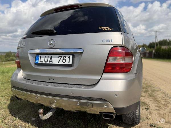 Pelēks Mercedes-Benz ML 320 2006 Šauļi, ar dzinēja tilpumu 2.99 L un nobraukumu 459 tūkst. km par 3350 €, foto 8 vietnē AUTOMOTO.COM.LV