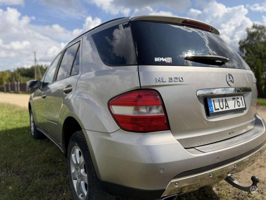 Grey Mercedes-Benz ML 320 2006 in Siauliai, with an engine capacity of 2.99 L and mileage of 459 thousand km for 3350 €, photo 10 on AUTOMOTO.COM.LV