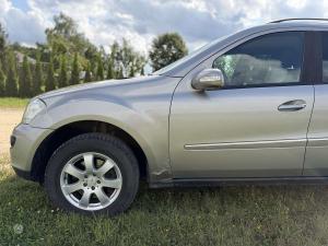 Grey Mercedes-Benz ML 320 2006 in Siauliai, with an engine capacity of 2.99 L and mileage of 459 thousand km for 3350 €, photo 13 on AUTOMOTO.COM.LV