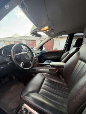 Grey Mercedes-Benz ML 320 2006 in Siauliai, with an engine capacity of 2.99 L and mileage of 459 thousand km for 3350 €, photo 19 on AUTOMOTO.COM.LV