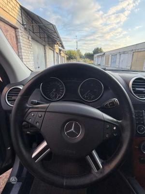 Grey Mercedes-Benz ML 320 2006 in Siauliai, with an engine capacity of 2.99 L and mileage of 459 thousand km for 3350 €, photo 24 on AUTOMOTO.COM.LV