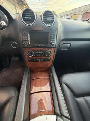 Grey Mercedes-Benz ML 320 2006 in Siauliai, with an engine capacity of 2.99 L and mileage of 459 thousand km for 3350 €, photo 26 on AUTOMOTO.COM.LV