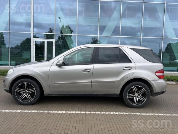 Grey Mercedes-Benz ML 320 2006 in Rezekne, with an engine capacity of 3.00 L and mileage of 342 thousand km for 4690 €, photo 8 on AUTOMOTO.COM.LV