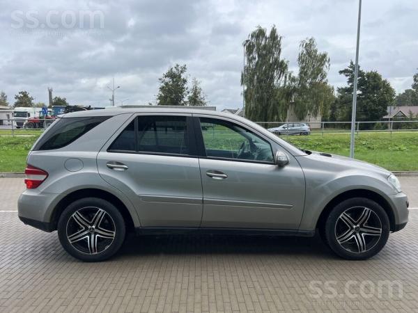 Pelēks Mercedes-Benz ML 320 2006 Rēzekne, ar dzinēja tilpumu 3.00 L un nobraukumu 342 tūkst. km par 4690 €, foto 5 vietnē AUTOMOTO.COM.LV