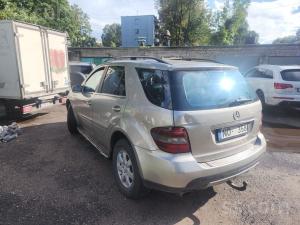 Grey Mercedes-Benz ML 320 2006 in Riga, with an engine capacity of 3.00 L and mileage of 303 thousand km for 2700 €, photo 3 on AUTOMOTO.COM.LV