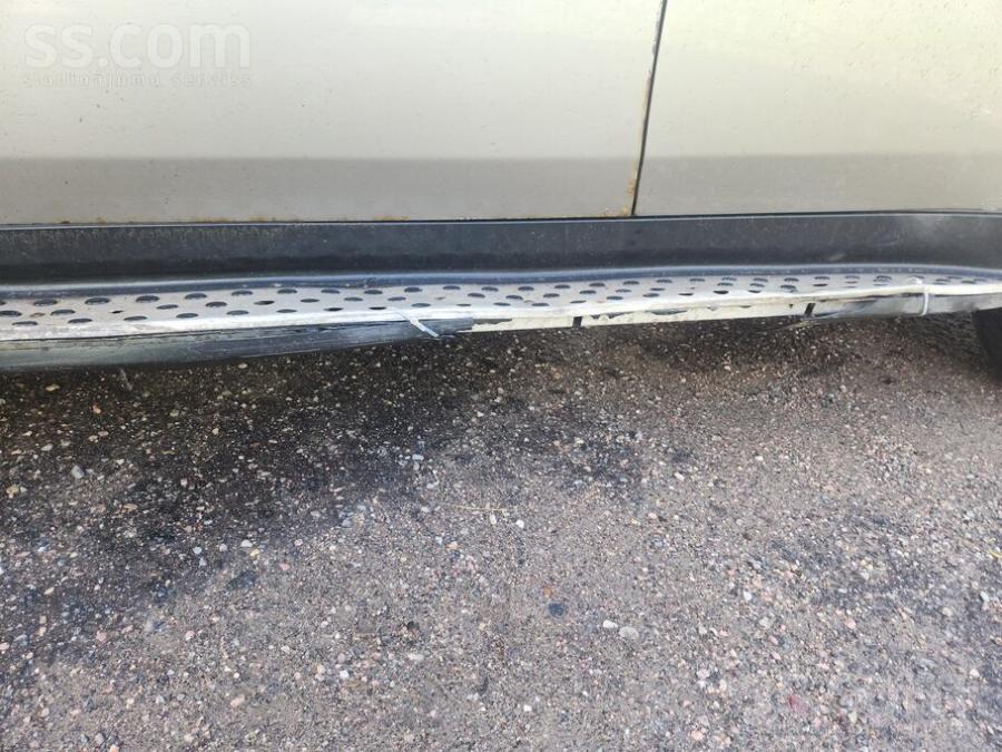 Grey Mercedes-Benz ML 320 2006 in Riga, with an engine capacity of 3.00 L and mileage of 303 thousand km for 2700 €, photo 8 on AUTOMOTO.COM.LV