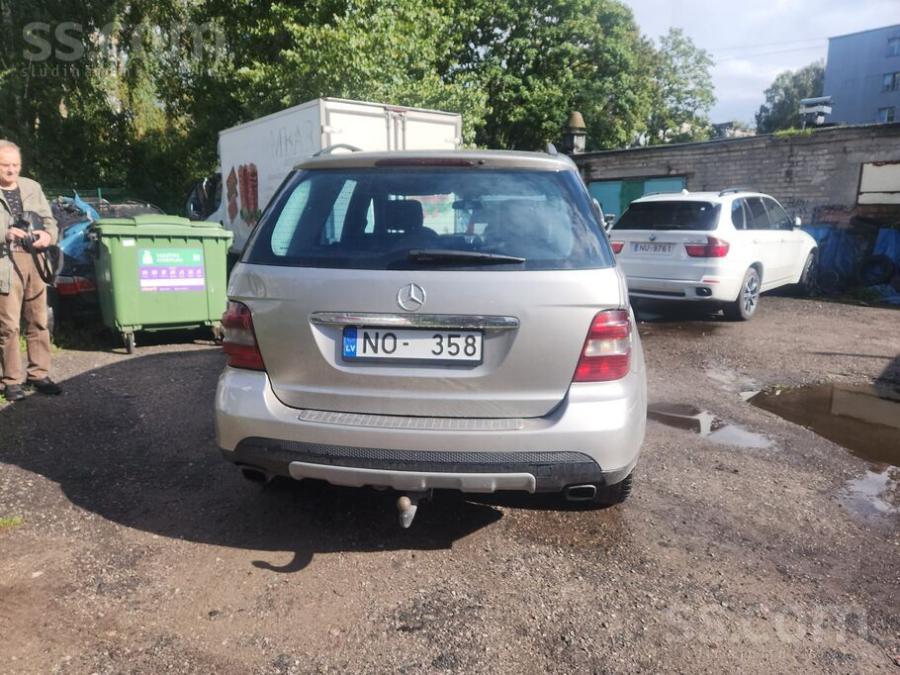 Grey Mercedes-Benz ML 320 2006 in Riga, with an engine capacity of 3.00 L and mileage of 303 thousand km for 2700 €, photo 9 on AUTOMOTO.COM.LV