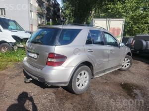 Grey Mercedes-Benz ML 320 2006 in Riga, with an engine capacity of 3.00 L and mileage of 303 thousand km for 2700 €, photo 10 on AUTOMOTO.COM.LV