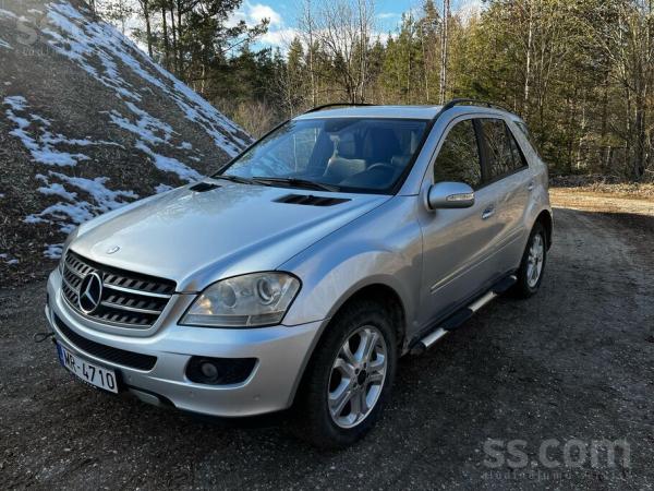 Grey Mercedes-Benz ML 320 2007 in Valmiera, with an engine capacity of 3.00 L and mileage of 459 thousand km for 2350 €, photo 1 on AUTOMOTO.COM.LV