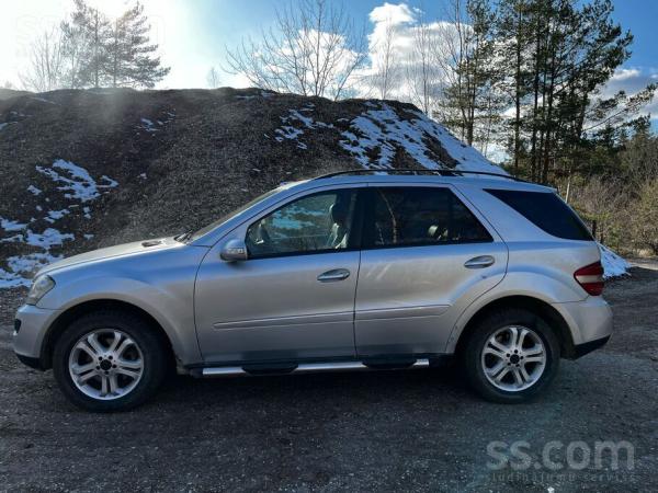 Grey Mercedes-Benz ML 320 2007 in Valmiera, with an engine capacity of 3.00 L and mileage of 459 thousand km for 2350 €, photo 2 on AUTOMOTO.COM.LV