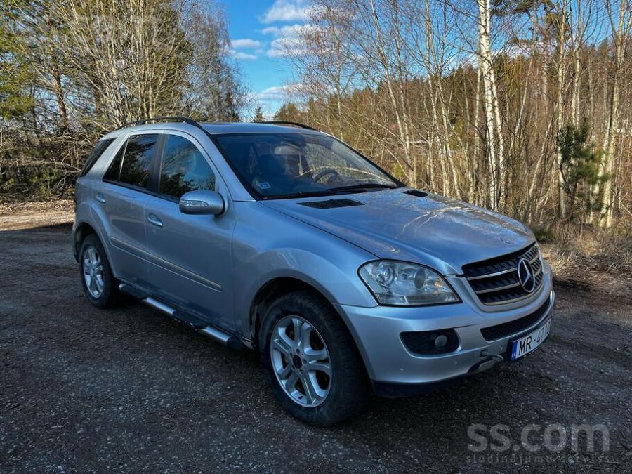 Grey Mercedes-Benz ML 320 2007 in Valmiera, with an engine capacity of 3.00 L and mileage of 459 thousand km for 2350 €, photo 6 on AUTOMOTO.COM.LV