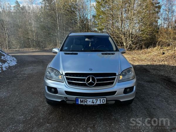 Grey Mercedes-Benz ML 320 2007 in Valmiera, with an engine capacity of 3.00 L and mileage of 459 thousand km for 2350 €, photo 7 on AUTOMOTO.COM.LV