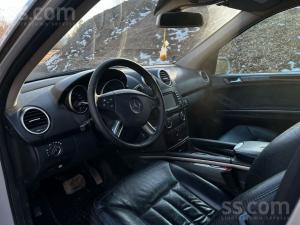 Grey Mercedes-Benz ML 320 2007 in Valmiera, with an engine capacity of 3.00 L and mileage of 459 thousand km for 2350 €, photo 9 on AUTOMOTO.COM.LV