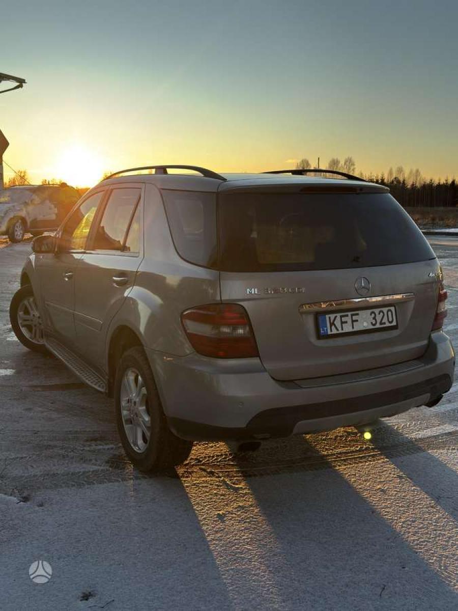 Grey Mercedes-Benz ML 320 2007 in Vilnius, with an engine capacity of 2.99 L and mileage of 330 thousand km for 4550 €, photo 2 on AUTOMOTO.COM.LV