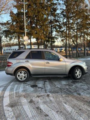 Grey Mercedes-Benz ML 320 2007 in Vilnius, with an engine capacity of 2.99 L and mileage of 330 thousand km for 4550 €, photo 3 on AUTOMOTO.COM.LV
