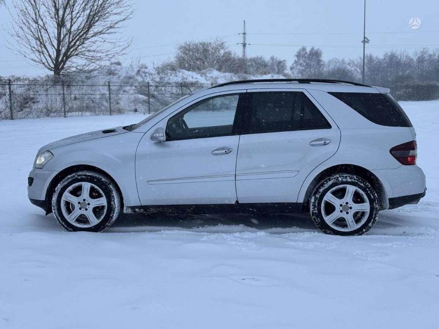 Grey Mercedes-Benz ML 320 2007 in Marijampole, with an engine capacity of 2.99 L and mileage of 359 thousand km for 3100 €, photo 2 on AUTOMOTO.COM.LV
