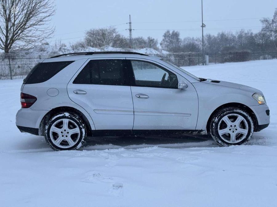 Grey Mercedes-Benz ML 320 2007 in Marijampole, with an engine capacity of 2.99 L and mileage of 359 thousand km for 3100 €, photo 6 on AUTOMOTO.COM.LV