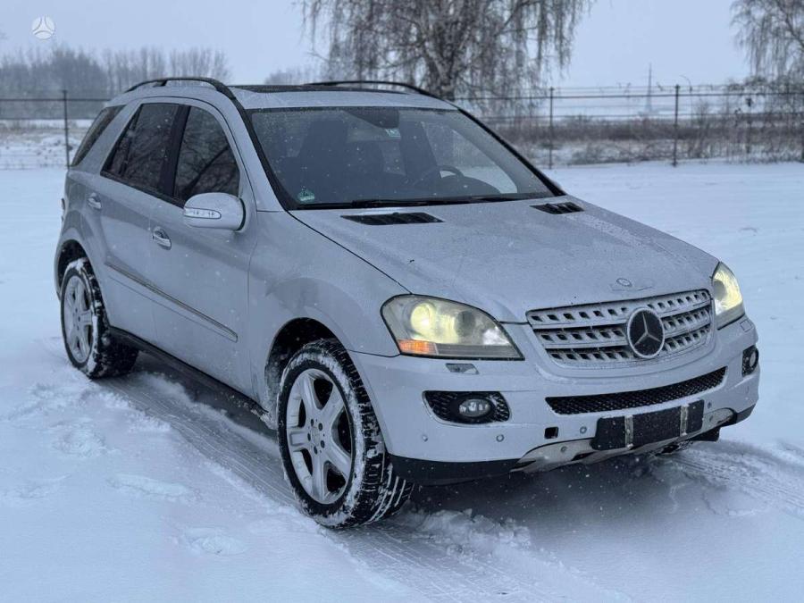 Grey Mercedes-Benz ML 320 2007 in Marijampole, with an engine capacity of 2.99 L and mileage of 359 thousand km for 3100 €, photo 7 on AUTOMOTO.COM.LV