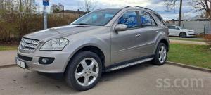 Pelēks Mercedes-Benz ML 320 2007 Rīga, ar dzinēja tilpumu 3.00 L un nobraukumu 297 tūkst. km par 5950 €, foto 1 vietnē AUTOMOTO.COM.LV