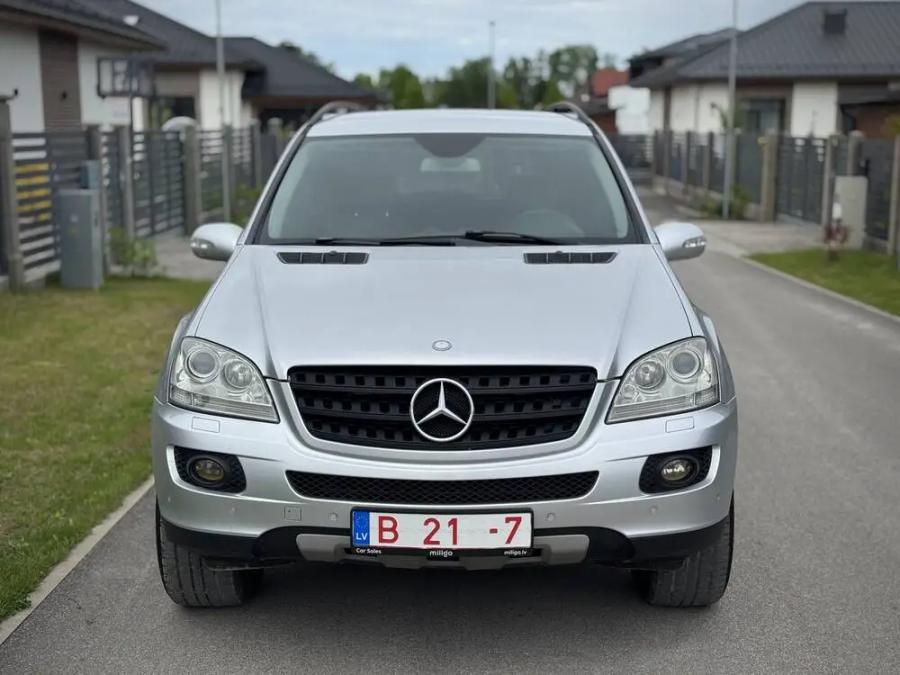 Серый Мерседес МЛ 320 2007 в Елгава, объемом двигателя 3.00 л и пробегом 290 тыс. км за 4650 €, фото 5 на AUTOMOTO.COM.LV