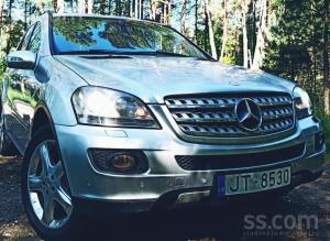 Pelēks Mercedes-Benz ML 320 2007 Daugavpils, ar dzinēja tilpumu 3.00 L un nobraukumu 0 tūkst. km par 3950 €, foto  vietnē AUTOMOTO.COM.LV