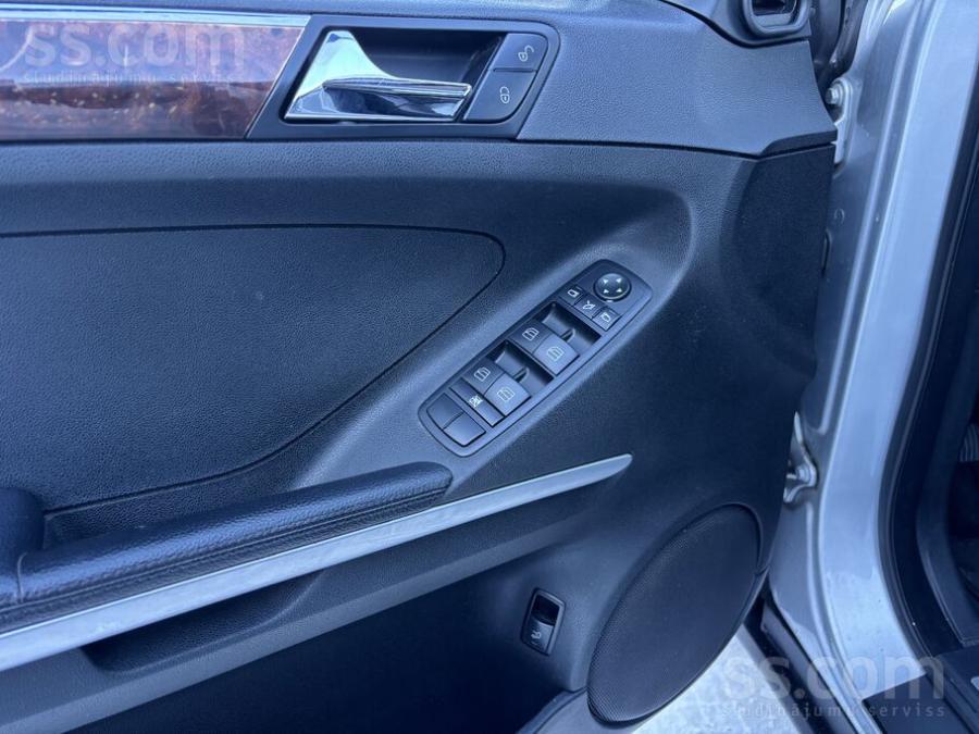 Pelēks Mercedes-Benz ML 320 2007 Bauska, ar dzinēja tilpumu 3.20 L un nobraukumu 351 tūkst. km par 4499 €, foto 14 vietnē AUTOMOTO.COM.LV