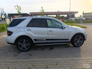 Grey Mercedes-Benz ML 320 2007 in Vilnius, with an engine capacity of 3.00 L and mileage of 335 thousand km for 4150 €, photo 5 on AUTOMOTO.COM.LV
