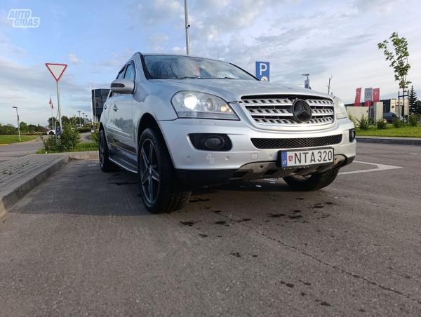 Pelēks Mercedes-Benz ML 320 2007 Viļņa, ar dzinēja tilpumu 3.00 L un nobraukumu 335 tūkst. km par 4150 €, foto 5 vietnē AUTOMOTO.COM.LV