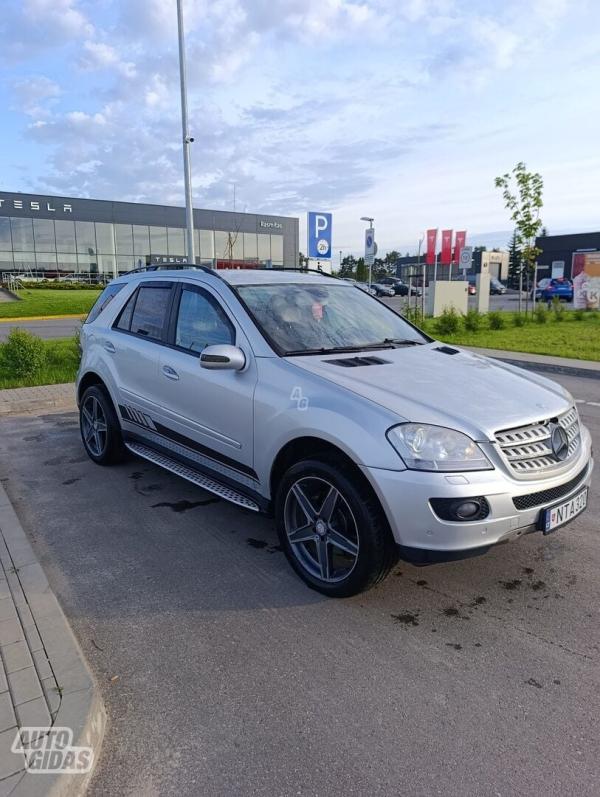 Pelēks Mercedes-Benz ML 320 2007 Viļņa, ar dzinēja tilpumu 3.00 L un nobraukumu 335 tūkst. km par 4150 €, foto 6 vietnē AUTOMOTO.COM.LV