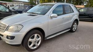 Pelēks Mercedes-Benz ML 320 2007 Rīga, ar dzinēja tilpumu 3.00 L un nobraukumu 304 tūkst. km par 5800 €, foto 6 vietnē AUTOMOTO.COM.LV