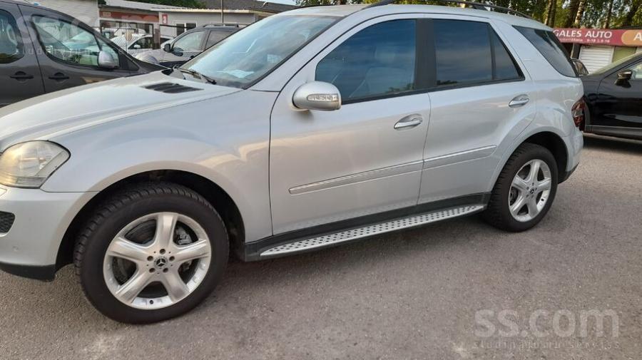 Pelēks Mercedes-Benz ML 320 2007 Rīga, ar dzinēja tilpumu 3.00 L un nobraukumu 304 tūkst. km par 5800 €, foto 7 vietnē AUTOMOTO.COM.LV