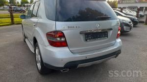 Pelēks Mercedes-Benz ML 320 2007 Rīga, ar dzinēja tilpumu 3.00 L un nobraukumu 304 tūkst. km par 5800 €, foto 9 vietnē AUTOMOTO.COM.LV