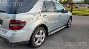 Pelēks Mercedes-Benz ML 320 2007 Rīga, ar dzinēja tilpumu 3.00 L un nobraukumu 304 tūkst. km par 5800 €, foto 12 vietnē AUTOMOTO.COM.LV