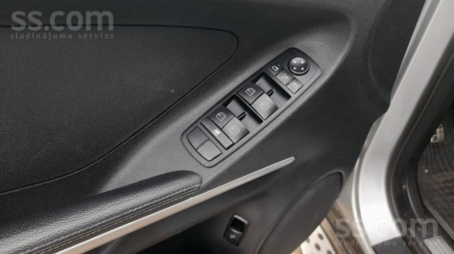 Pelēks Mercedes-Benz ML 320 2007 Rīga, ar dzinēja tilpumu 3.00 L un nobraukumu 304 tūkst. km par 5800 €, foto 18 vietnē AUTOMOTO.COM.LV