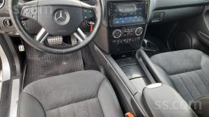 Pelēks Mercedes-Benz ML 320 2007 Rīga, ar dzinēja tilpumu 3.00 L un nobraukumu 304 tūkst. km par 5800 €, foto 30 vietnē AUTOMOTO.COM.LV