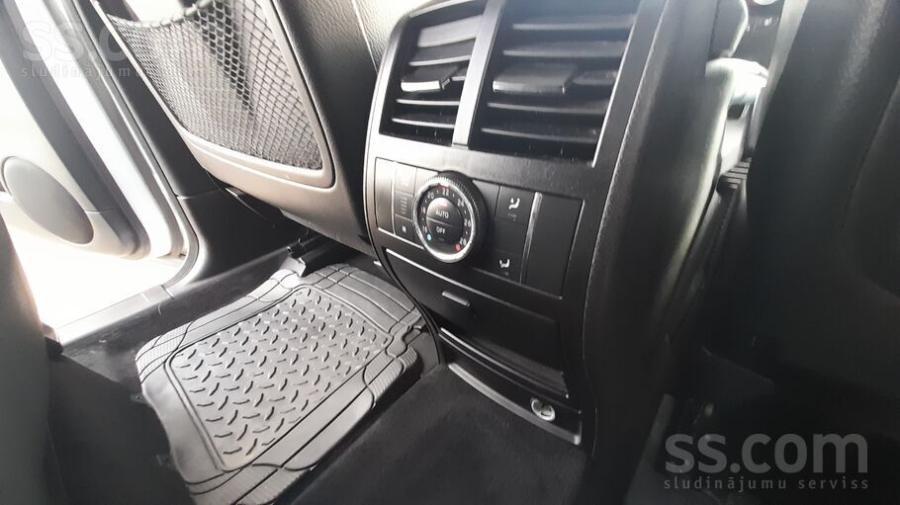 Pelēks Mercedes-Benz ML 320 2007 Rīga, ar dzinēja tilpumu 3.00 L un nobraukumu 304 tūkst. km par 5800 €, foto 35 vietnē AUTOMOTO.COM.LV