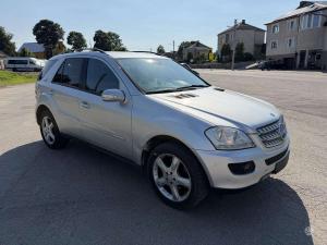 Pelēks Mercedes-Benz ML 320 2007 Skaudvilė, ar dzinēja tilpumu 2.99 L un nobraukumu 242 tūkst. km par 3700 €, foto  vietnē AUTOMOTO.COM.LV